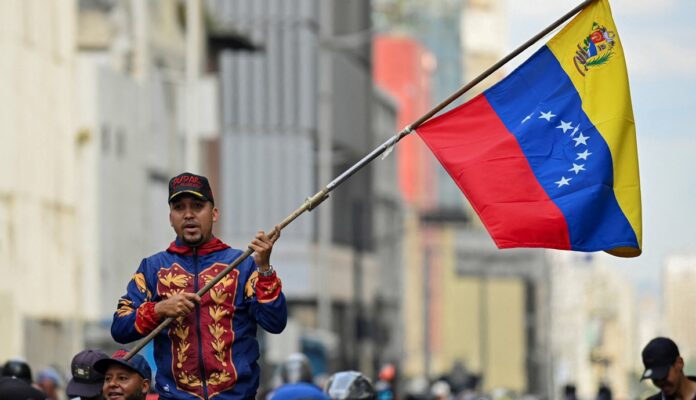 Trump diz que EUA não estão em guerra com a Venezuela e rejeita ...