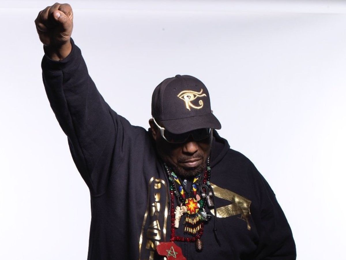 Conheça os maiores sucessos de Afrika Bambaataa | TMC