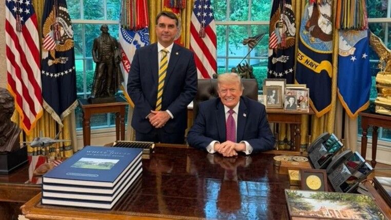 Flávio Bolsonaro se reúne com Trump na Casa Branca | TMC
