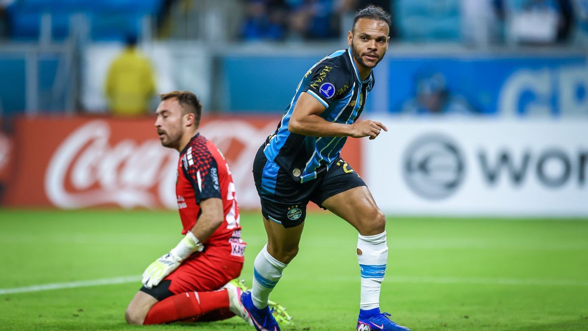 Grêmio vence Palestino na Arena com gols de Braithwaite e Pavón | TMC