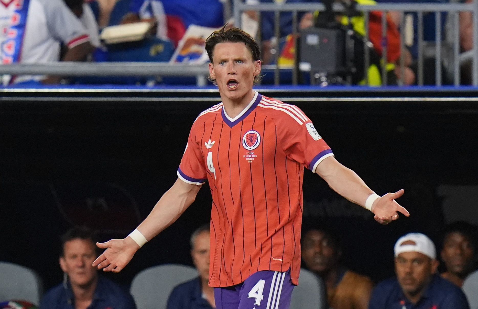 McTominay: força física, versatilidade e protagonismo da Escócia | TMC