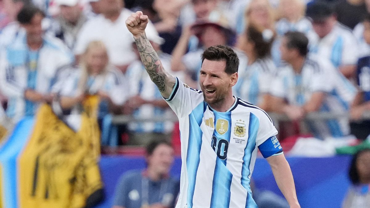 Messi iguala feito de Cristiano Ronaldo em Copas do Mundo com gol em ...